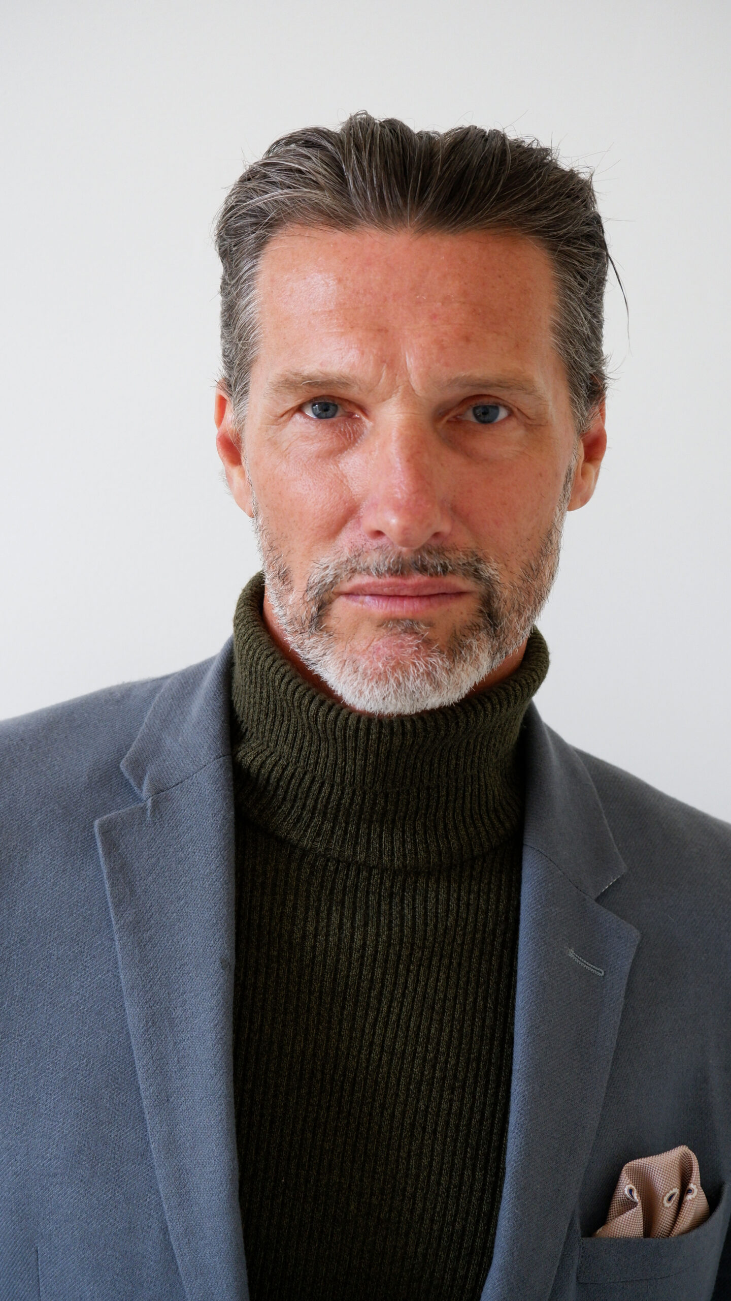 Michael Hallows - 62 Management