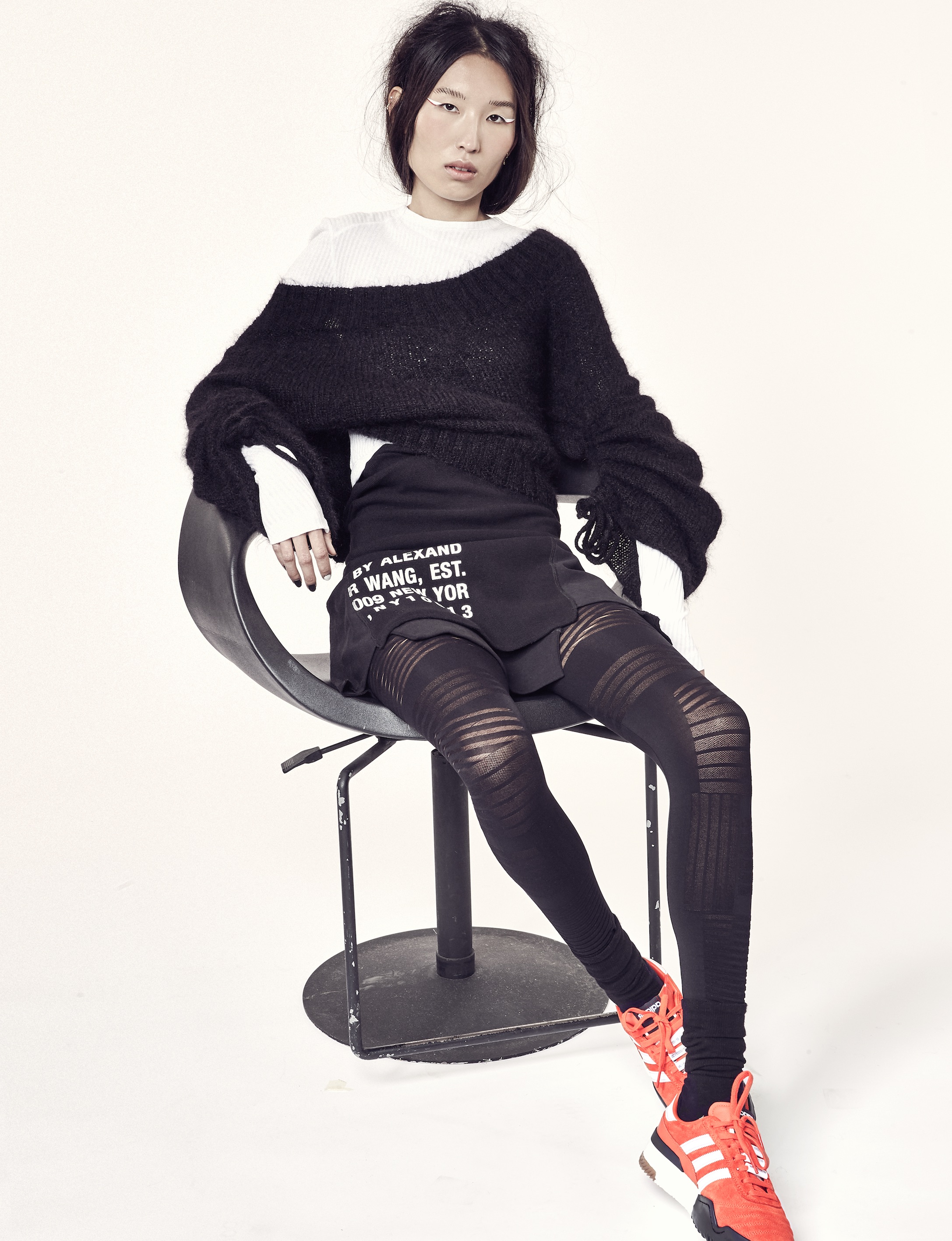 Fiona.xu.blackonblack.08 - 62 Management