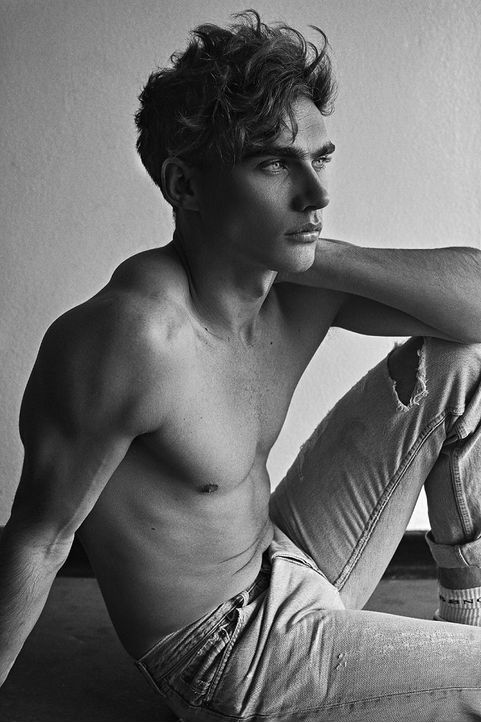 62 Models and management Jordan Barron 06 - 62 Management