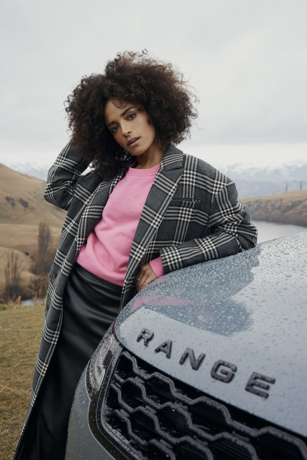 Portia Prince 62 Superette Landrover Holly Burgess 01 - 62 Management