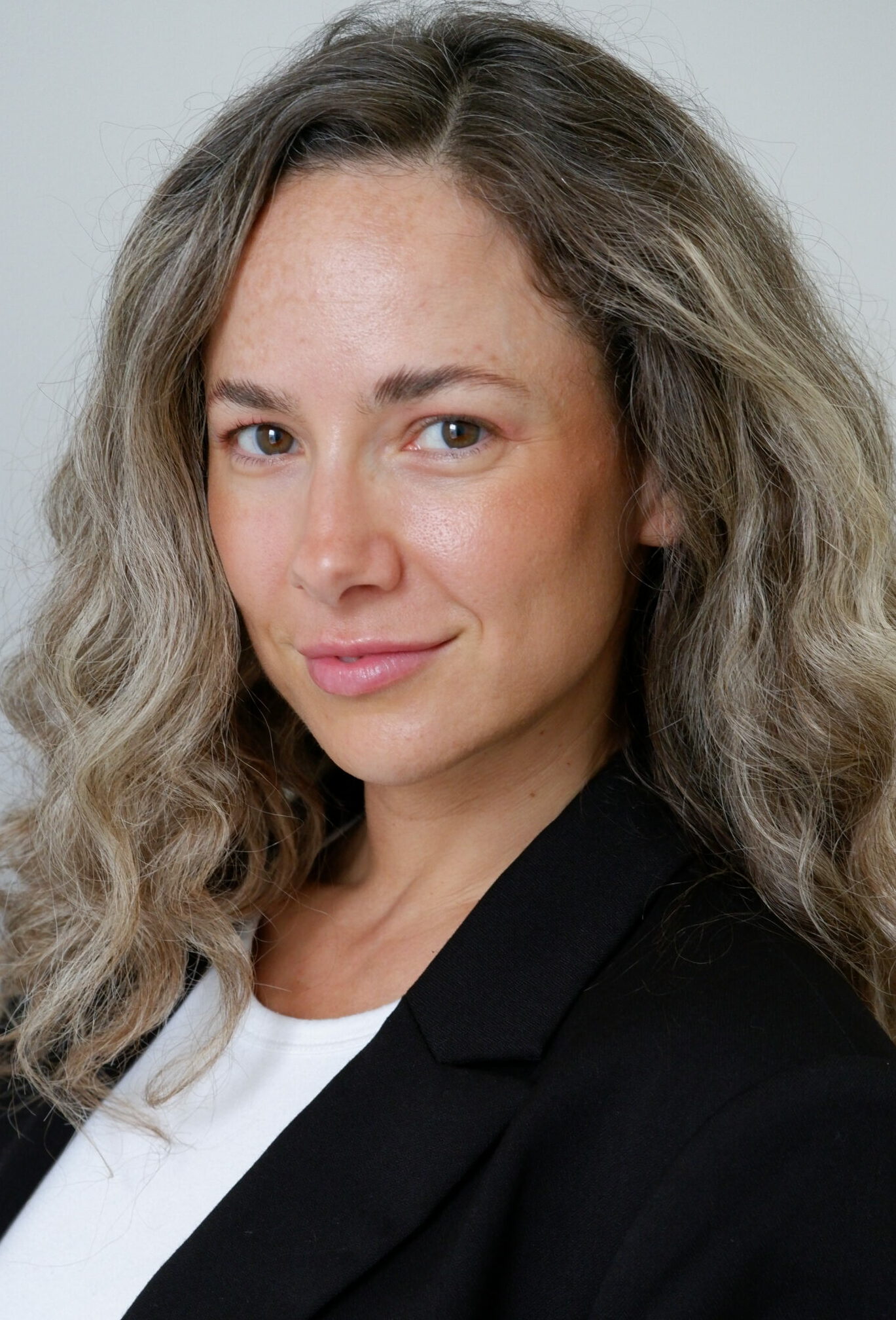 Sara Antoninova - 62 Management